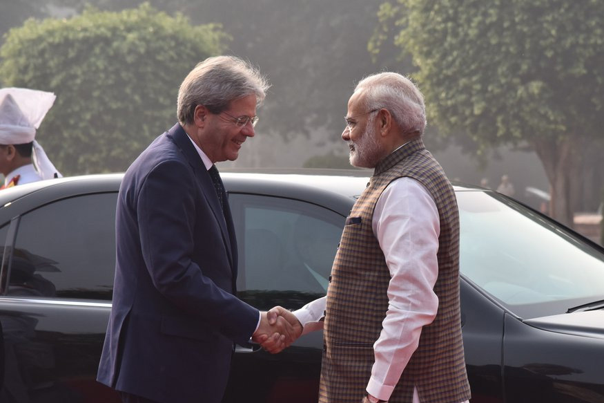 Italian PM Paolo Gentiloni Given Grand Welcome by PM Narendra Modi as ...
