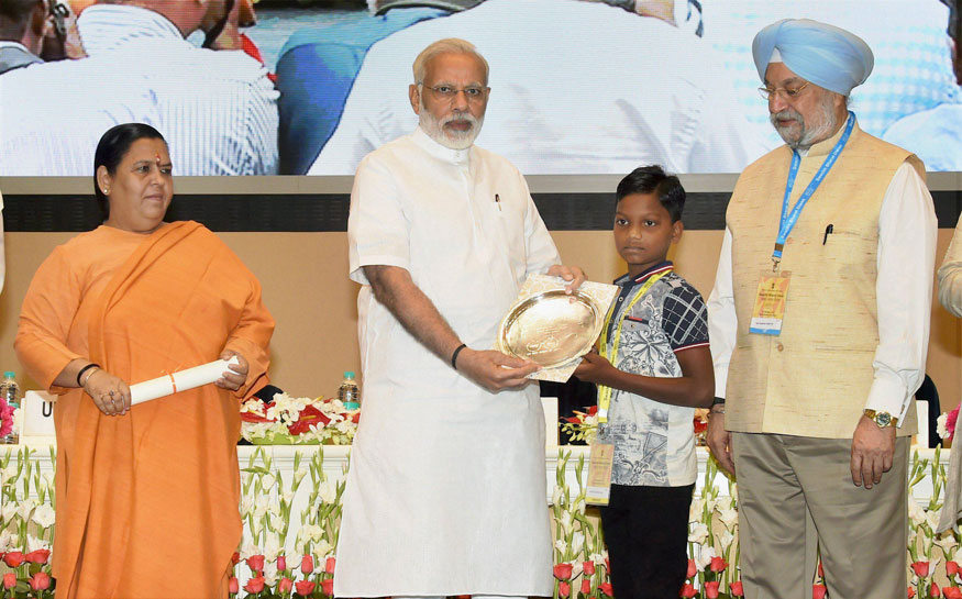 A Look Back at PM Narendra Modi in 2017 - News18