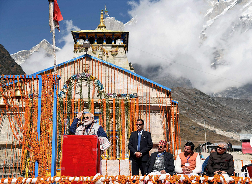 PM Modi Offers Prayers At Kedarnath Shrine - News18
