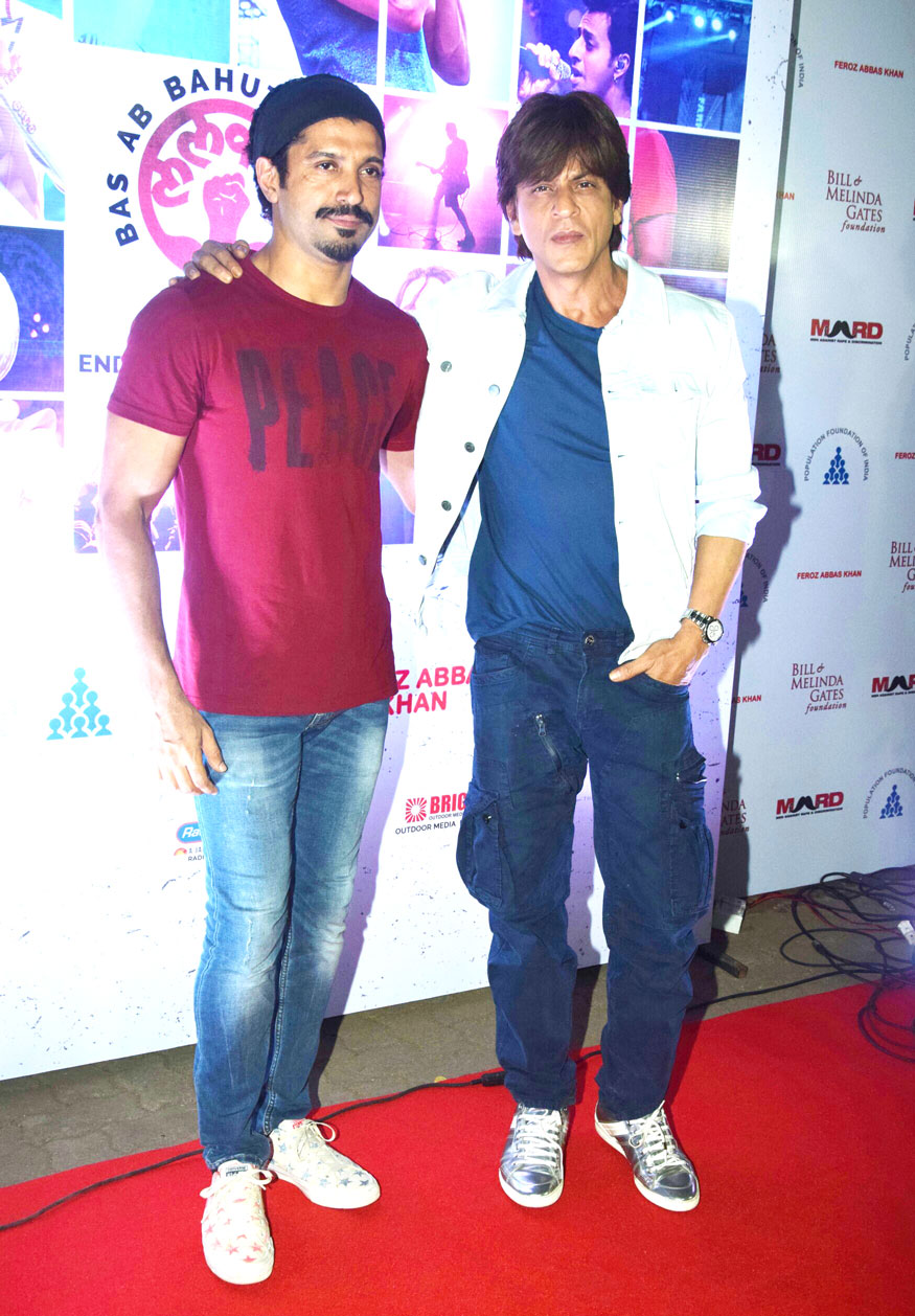 Shah Rukh Khan Attends Farhan Akhtar's 'Lalkar' Concert