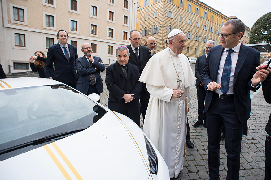 Pope Francis Gets Lamborghini, Auctions it For a Noble Cause - News18