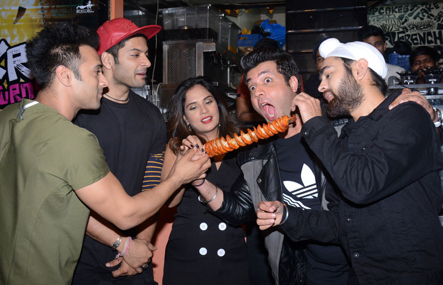 Pulkit Samrat, Richa Chadda Promote Fukrey Returns - News18