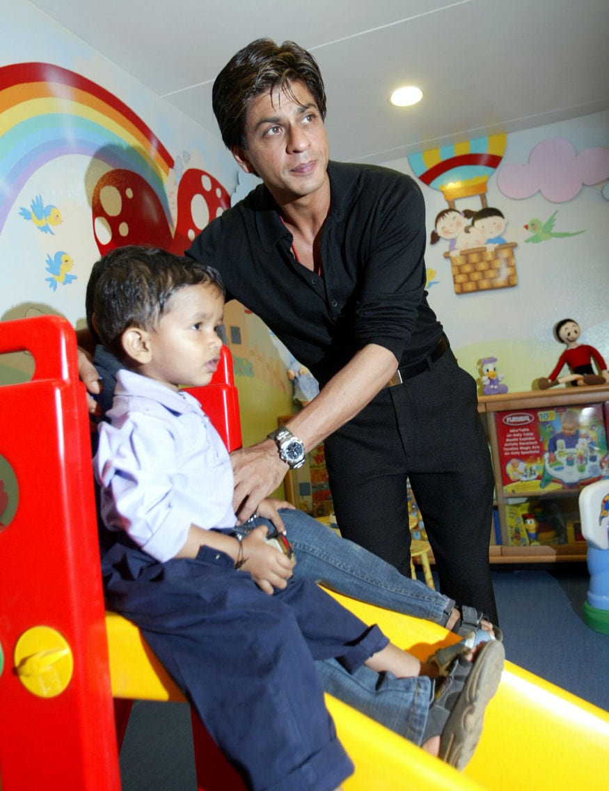 Happy Birthday Shah Rukh Khan: 26 Rare Photos You Must See - News18