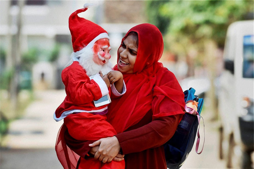 2018 Christmas Celebrations Around the World! See Pictures - News18