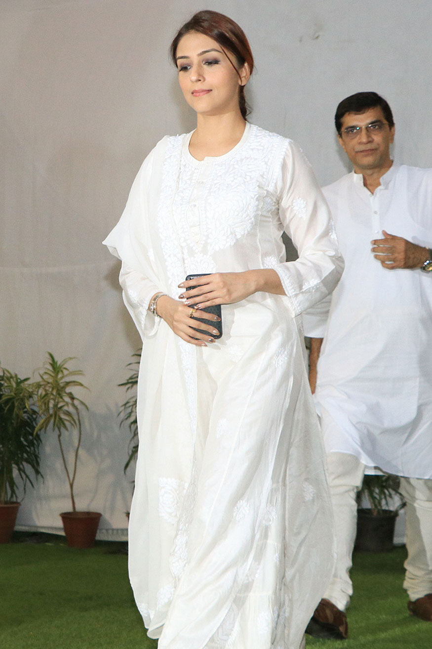 Bollywood Bigwigs At Neeraj Vora's Chautha Ceremony - News18