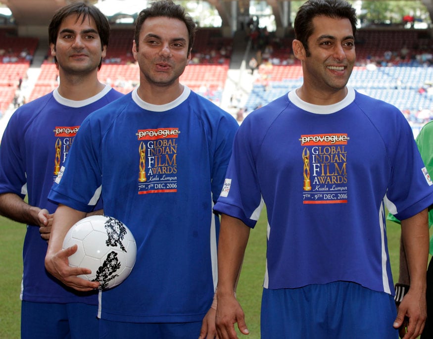 Birthday Special: 40 Rare & Unseen Photos of Salman Khan - News18