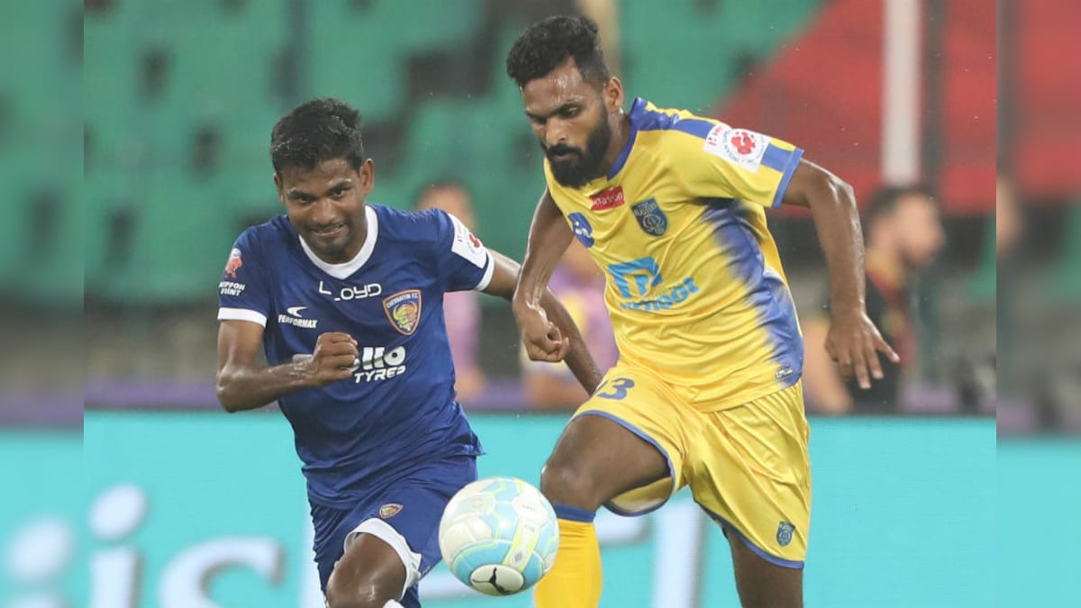 ISL 2017: CK Vineeth's Late Goal Gives Kerala Blasters Draw Against ...