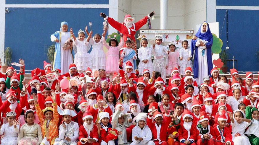 2018 Christmas Celebrations Around the World! See Pictures - News18
