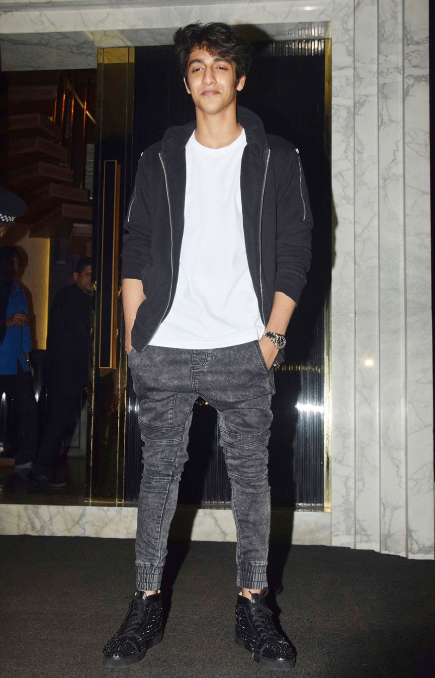 Deanne Pandey's B'day Party: Iulia Parties With Salman's Family - News18