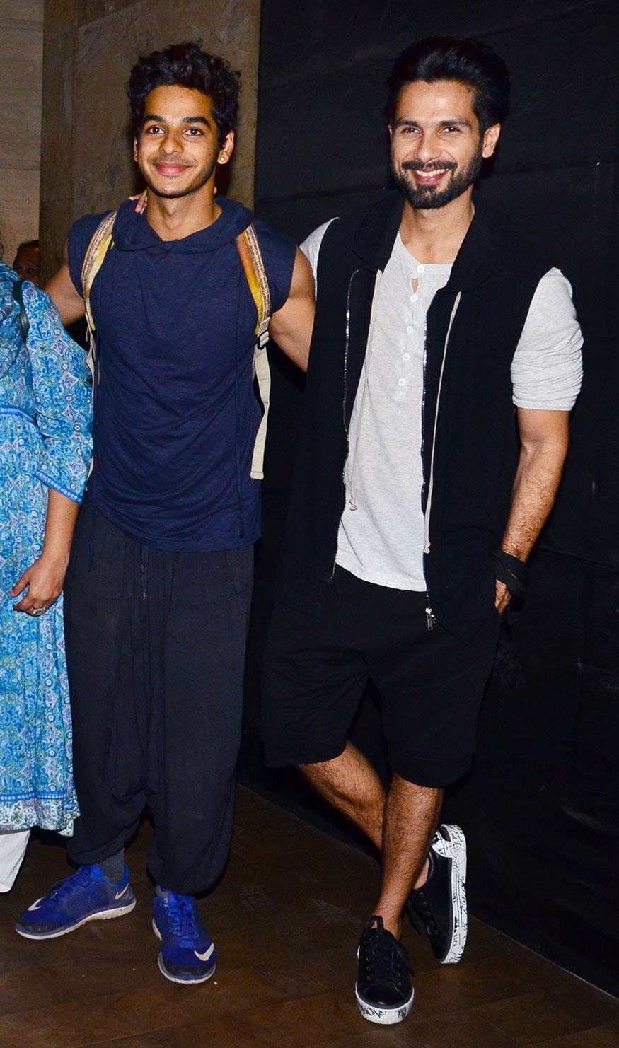 Janhvi Kapoor Bonds With Ishaan Khatter & His Family! See Pics... - News18