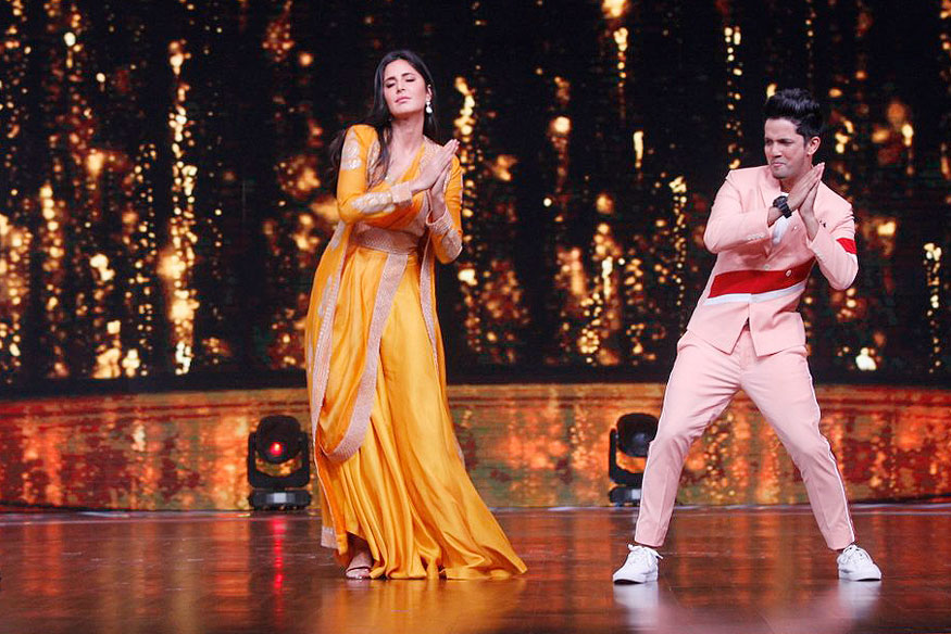 Salman Khan Grooves With Katrina Kaif on Super Dancer 2 - News18