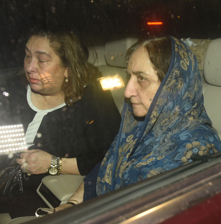 Celebs Visit Shashi Kapoor's House to Pay Last Respects - News18