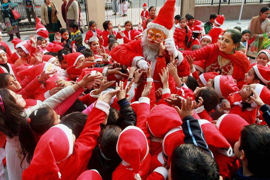 2018 Christmas Celebrations Around the World! See Pictures - News18