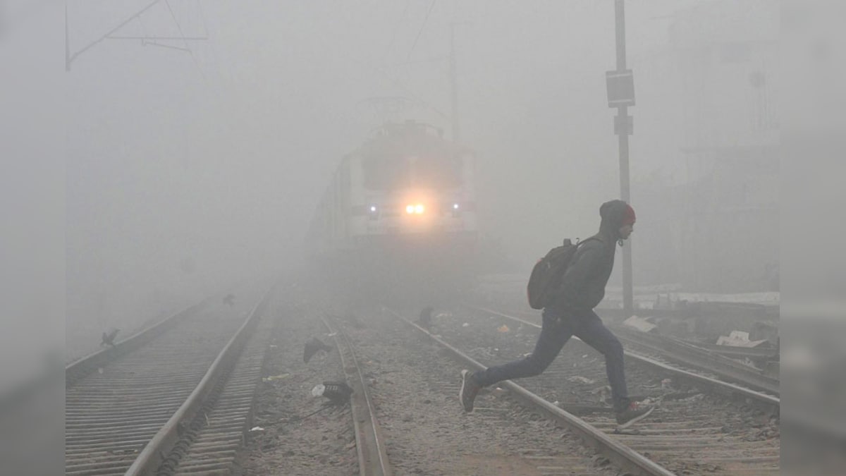 Fog Hits Train, Flight Operations in Delhi - News18
