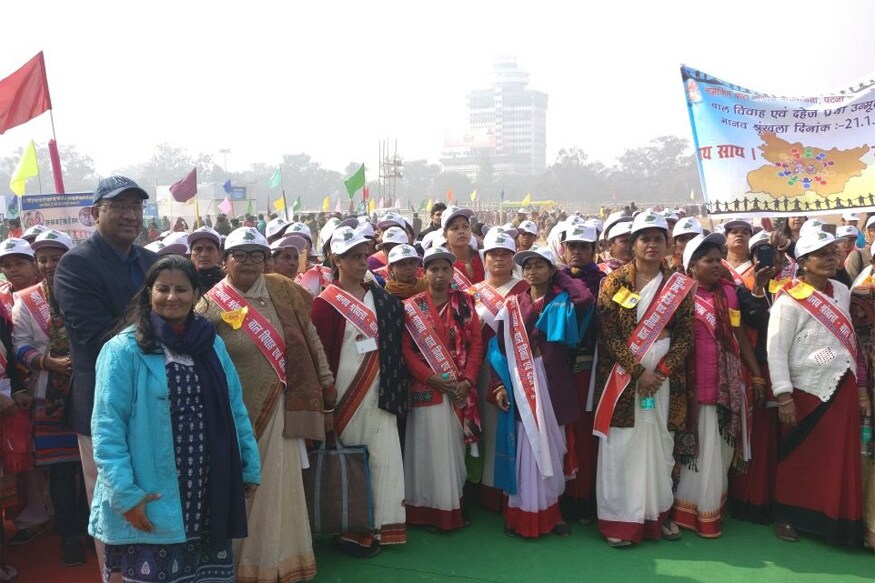 Over 13,000-km Long Human Chain Formed in Bihar to Protest Dowry, Child ...