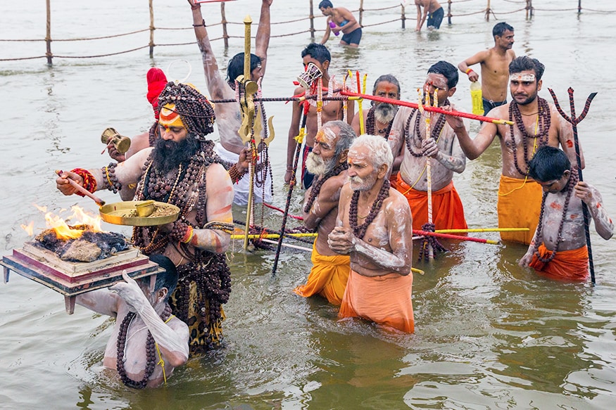 Paush Purnima 2018: Hindus Take Holy Bath on the Auspicious Day - News18