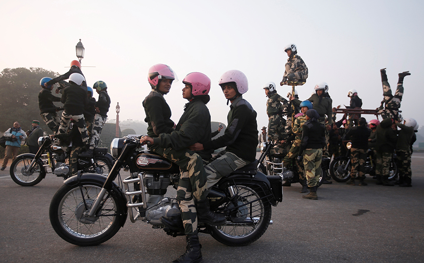 Republic Day Parade Rehearsal: Women Bikers Perform Stunts - News18