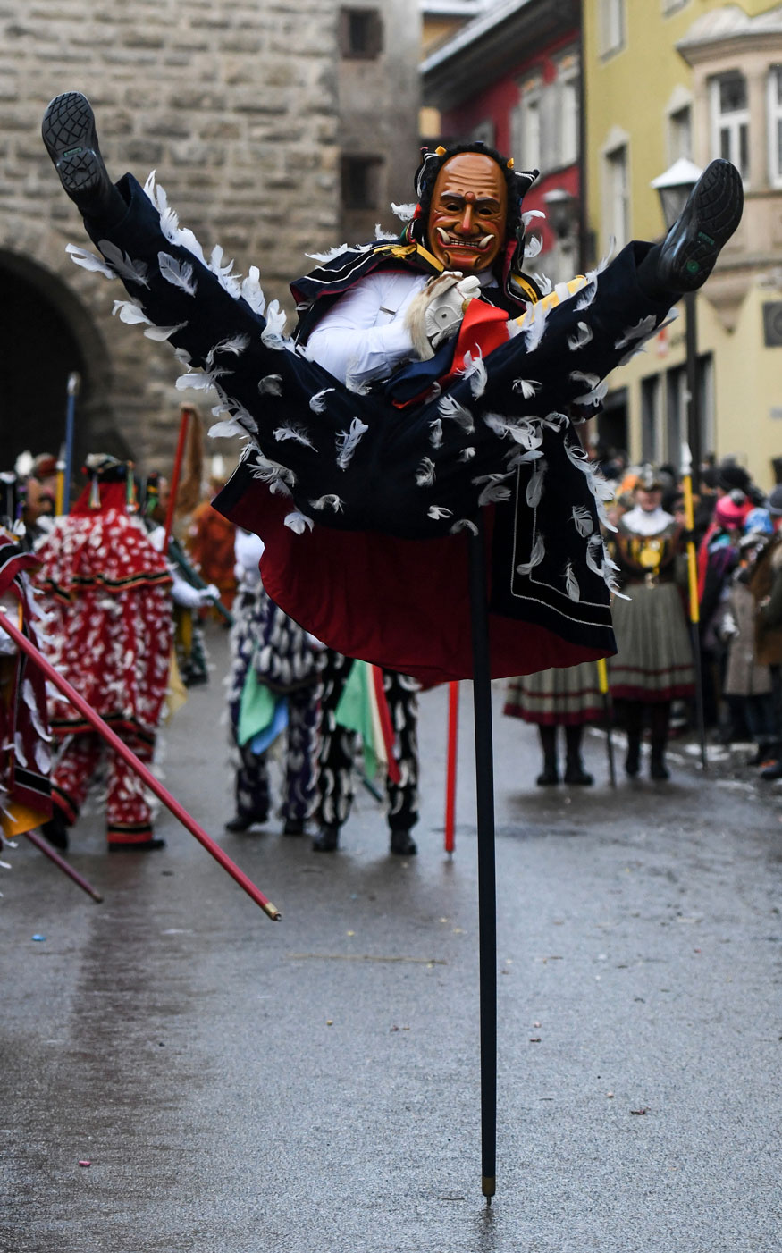 Germany's Traditional Rose Monday Parade; See Photos