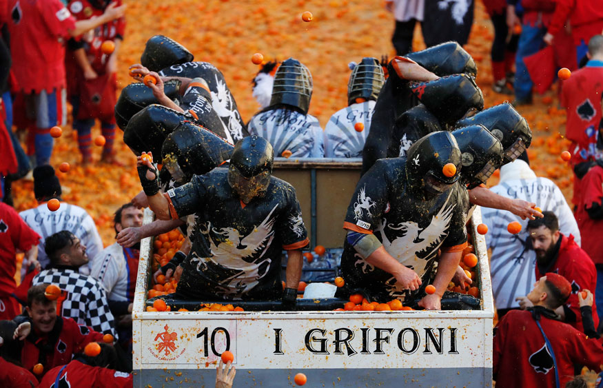Italy's 'Battle of the Oranges' in Ivrea Carnival; See Pictures - News18