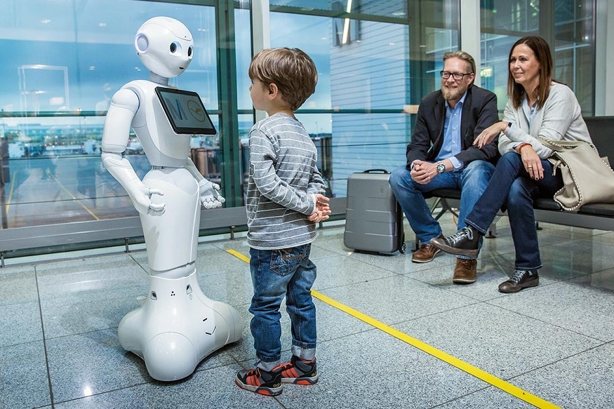 Meet Ms Pepper: A Humanoid Robot That Helps Flyers at The Munich Airport