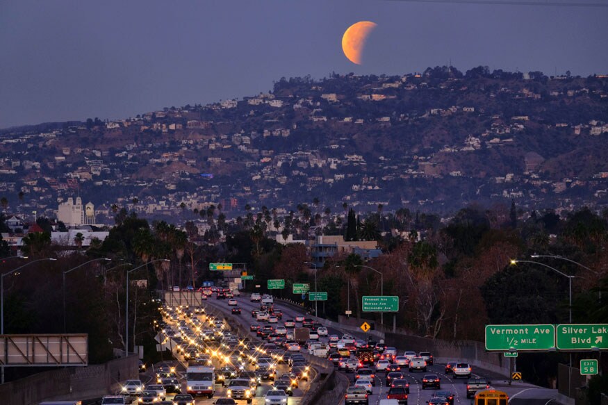 30 Amazing Pictures of Rare ‘Super Blue Blood Moon’ Eclipse - News18