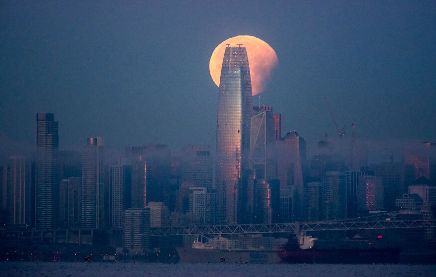 30 Amazing Pictures of Rare ‘Super Blue Blood Moon’ Eclipse - News18