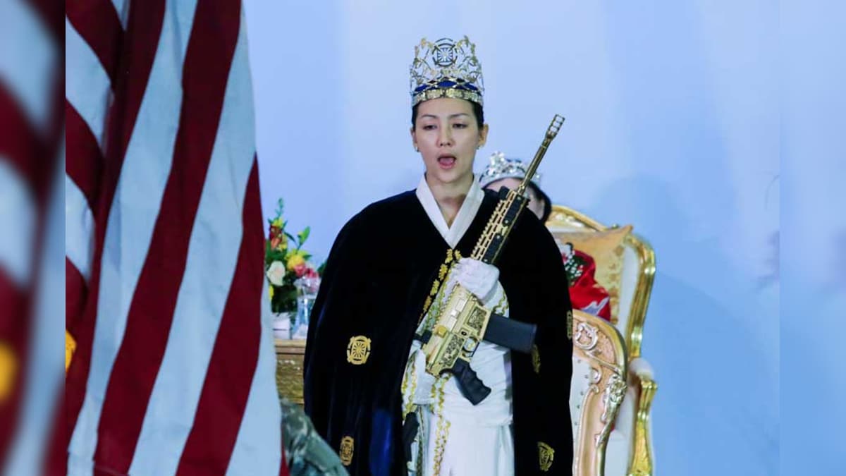 Pennsylvania Church Holds Bizarre Gun Blessing Ceremony for Couples ...