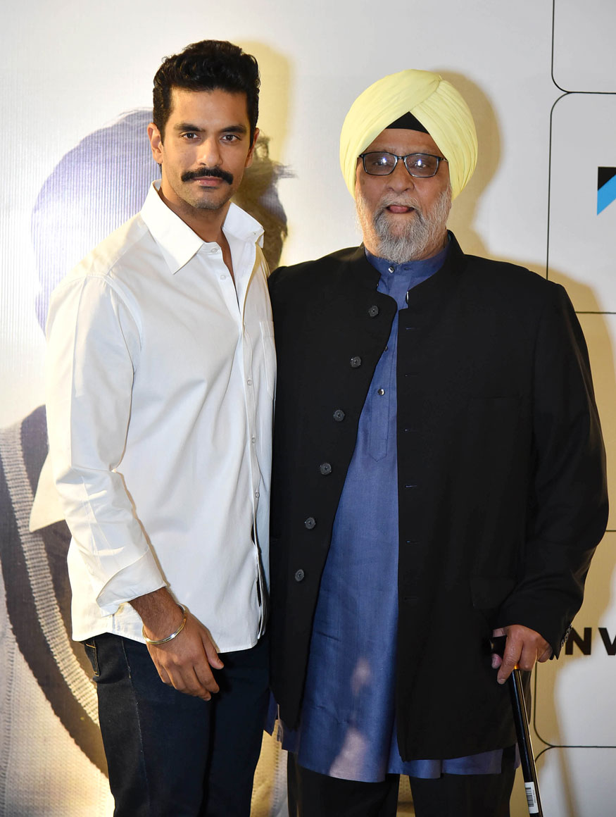 Cricketers & Bollywood Stars Pay Tribute To 'Tiger' Pataudi