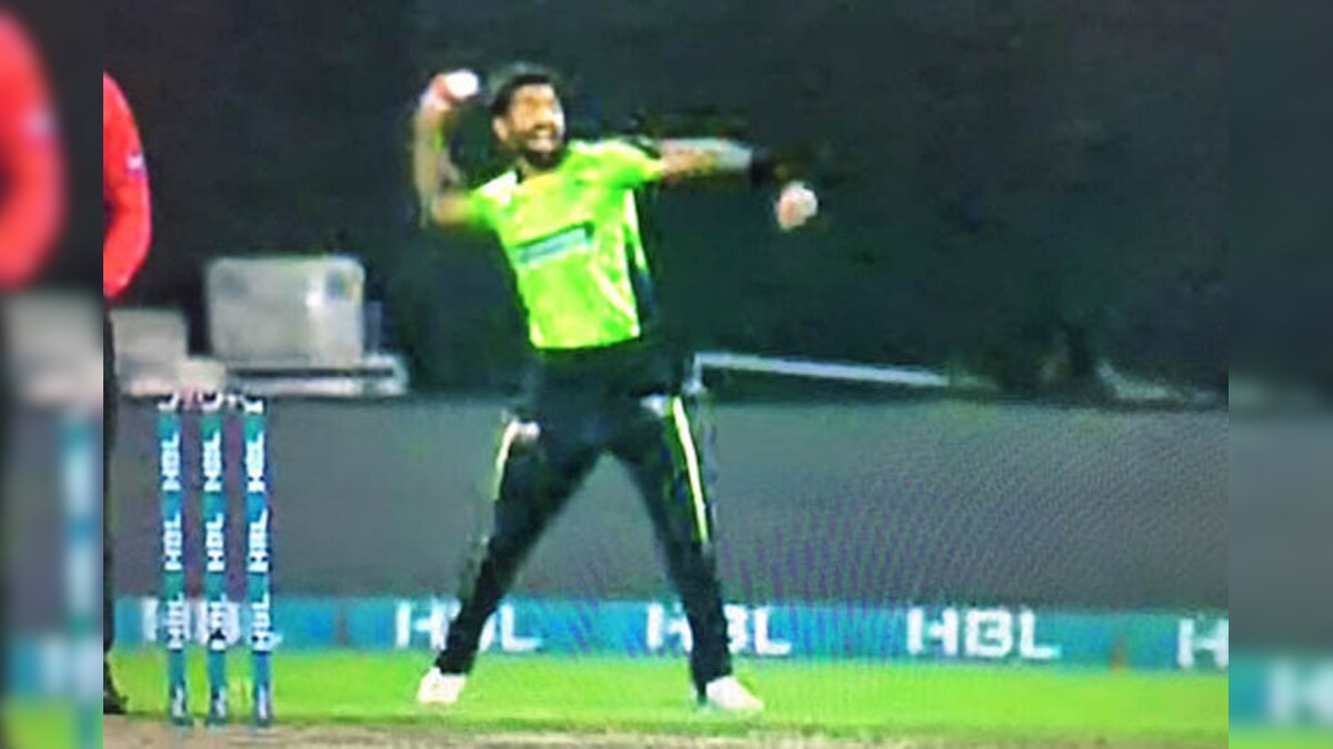 PSL 2018: Angry Bowler Throws Ball at Teammate for Not Paying Attention
