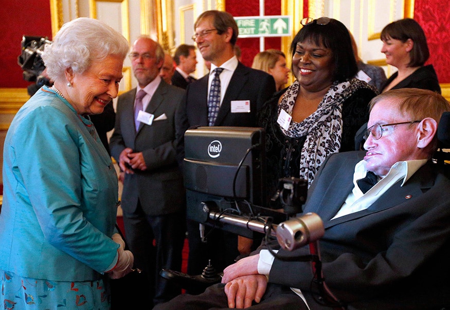 PHOTOS: Stephen Hawking with World Famous Personalities - News18