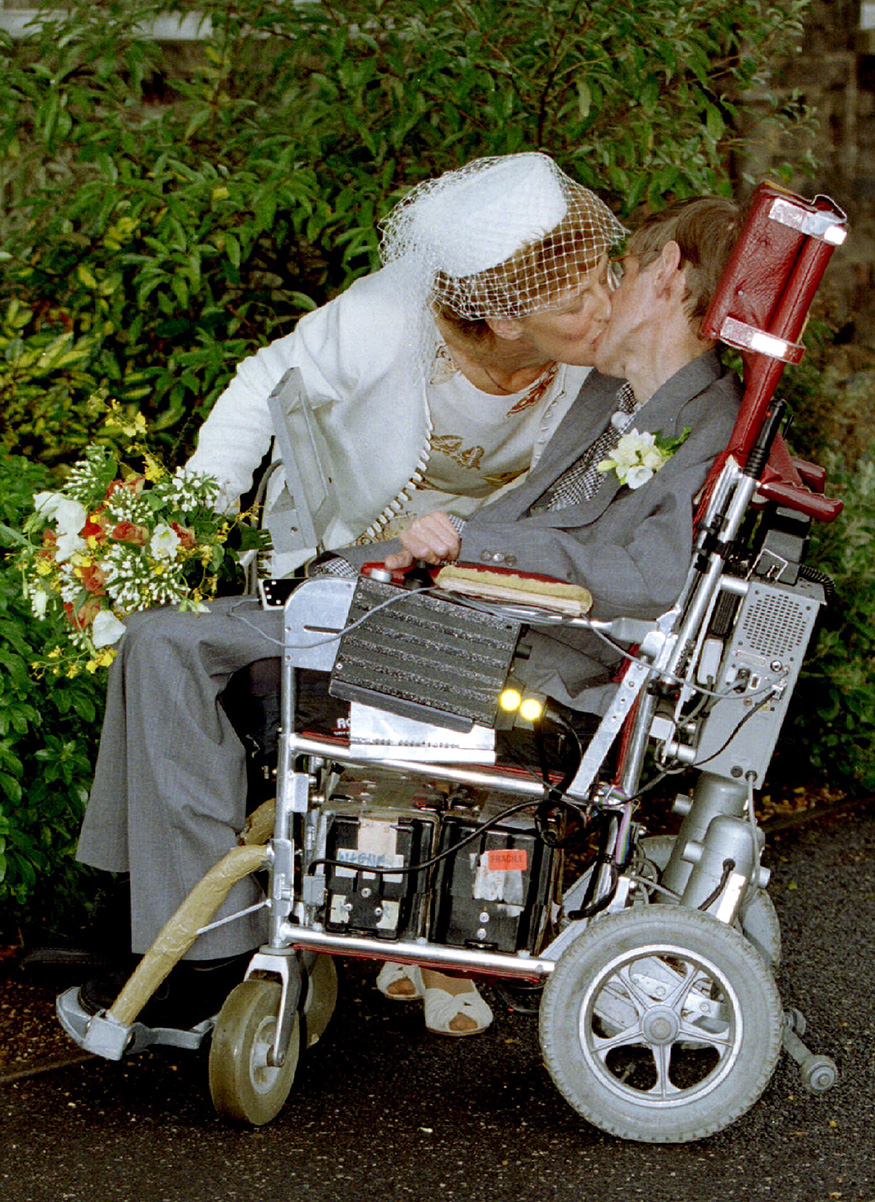 Looking Back at Stephen Hawking's Wedding Photos - Photogallery