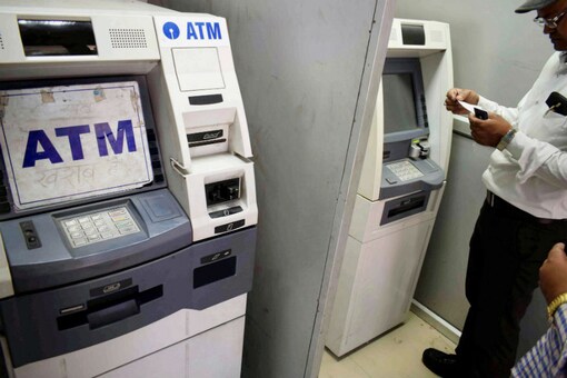 4 ATM Cash Handling Staff in Tamil Nadu Steal Rs 1.2 Crore, Land in ...