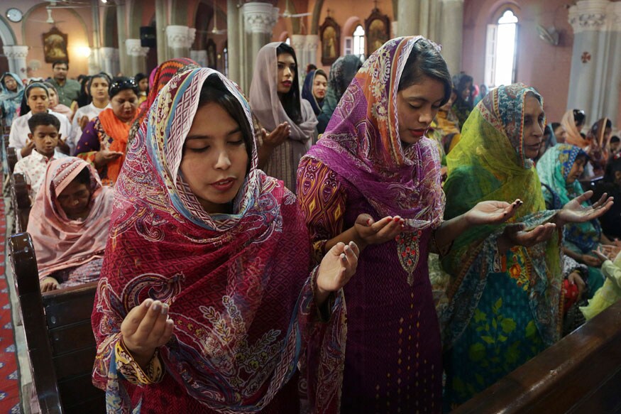 PHOTOS: Easter 2019 Celebrations Around the World - News18