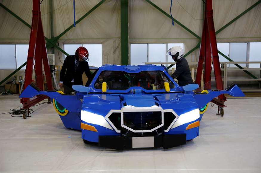 This Real-Life 'Transformers' Robot Turns Into a Sports Car in 60 ...