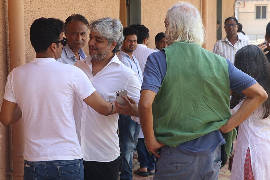 Nikhil Advani’s Mother Rekha’s Funeral; Stars Pay Last Respects - News18