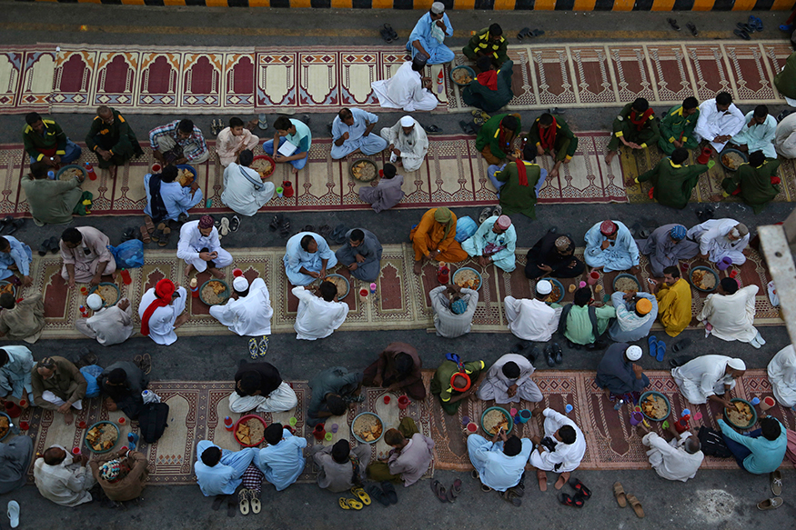 Ramadan 2018: Pictures of People Breaking their Fast