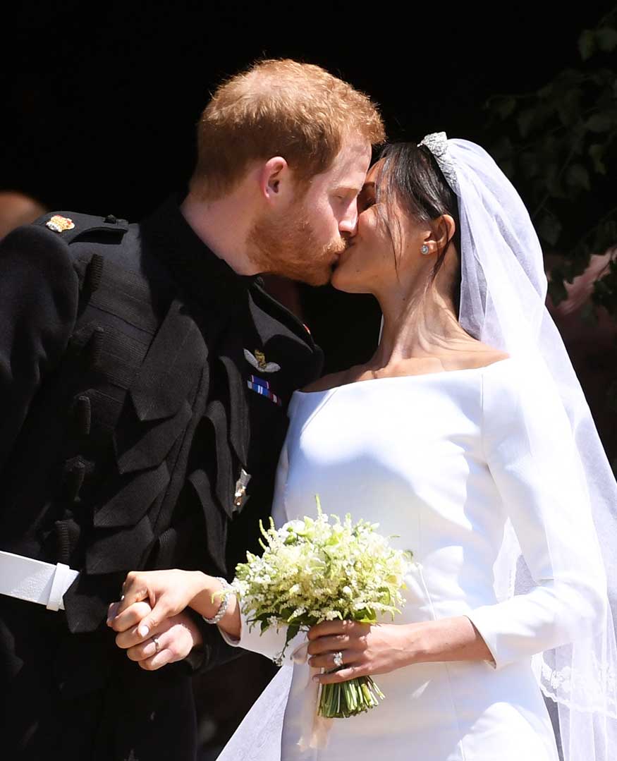 PHOTOS| Prince Harry and Meghan Markle's Royal Wedding Kiss