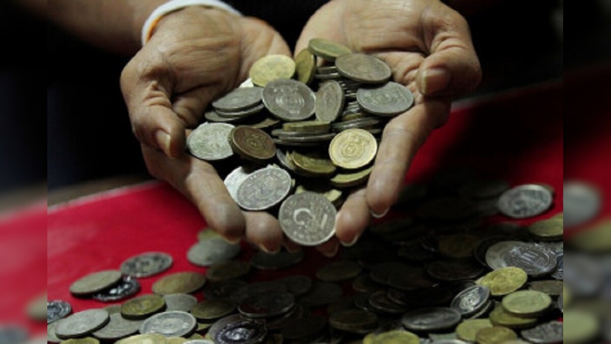 Rupee Falls 2 Paise to 68.69 Against US Dollar - News18