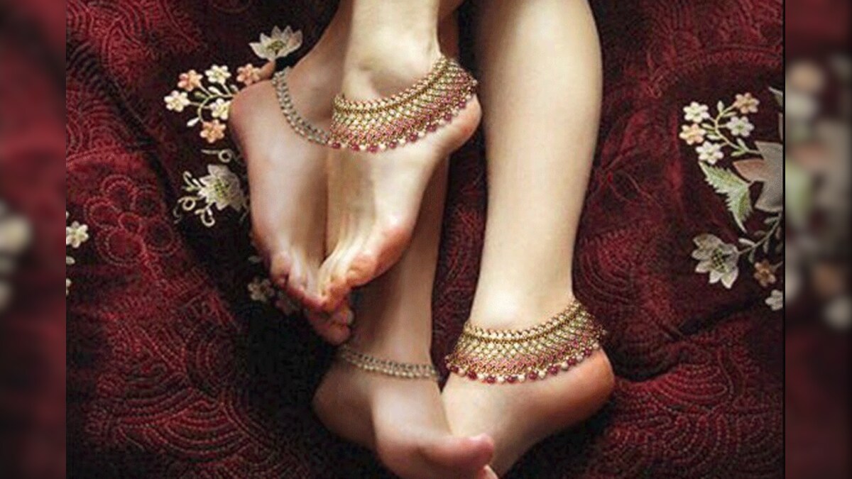 Cannes 2018: First Poster of Film Based on Ismat Chughtai's Lihaaf ...