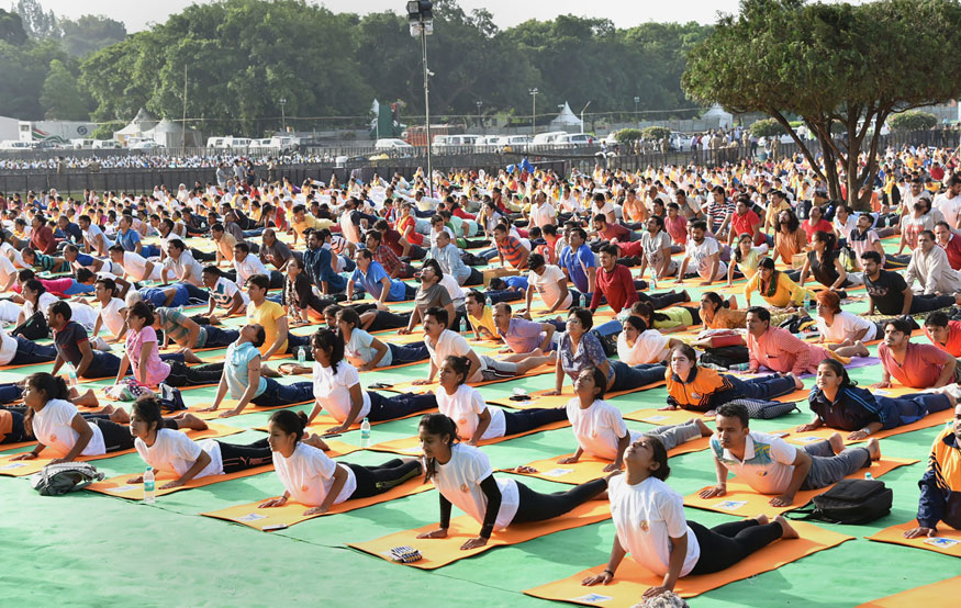 Yoga Day Preparations Happening Across World; See Pictures - News18