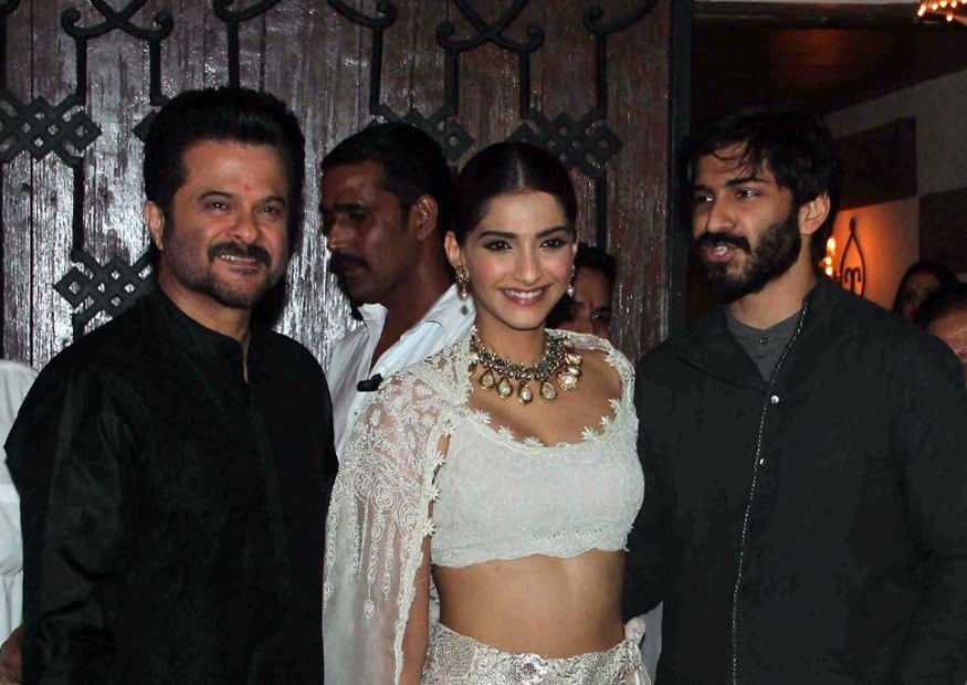 హ్యాపీ ఫాదర్స్‌డే 2018: బాలీవుడ్ సూపర్ డాడ్స్ – News18 తెలుగు