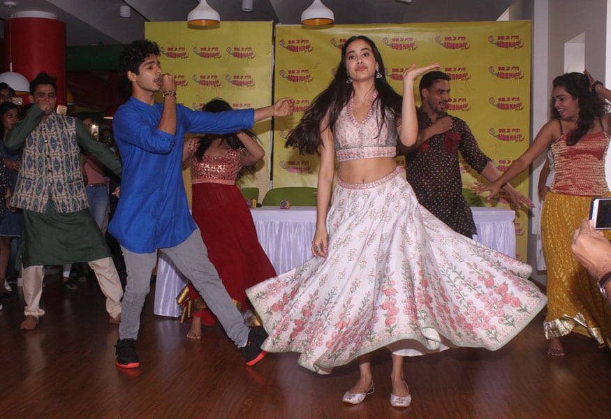 PICS: Janhvi Kapoor, Ishaan Khatter Groove to 'Zingaat' Song - News18