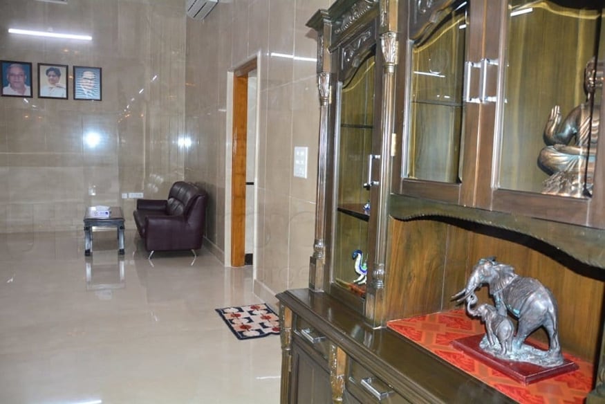 13A Mall Avenue - Mayawati's Guided Tour of The Govt Bungalow - News18