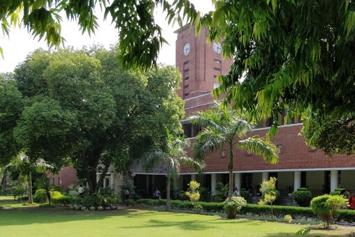 DU Admissions 2018: Here's A Ready Reckoner For B.Com (H) Aspirants ...