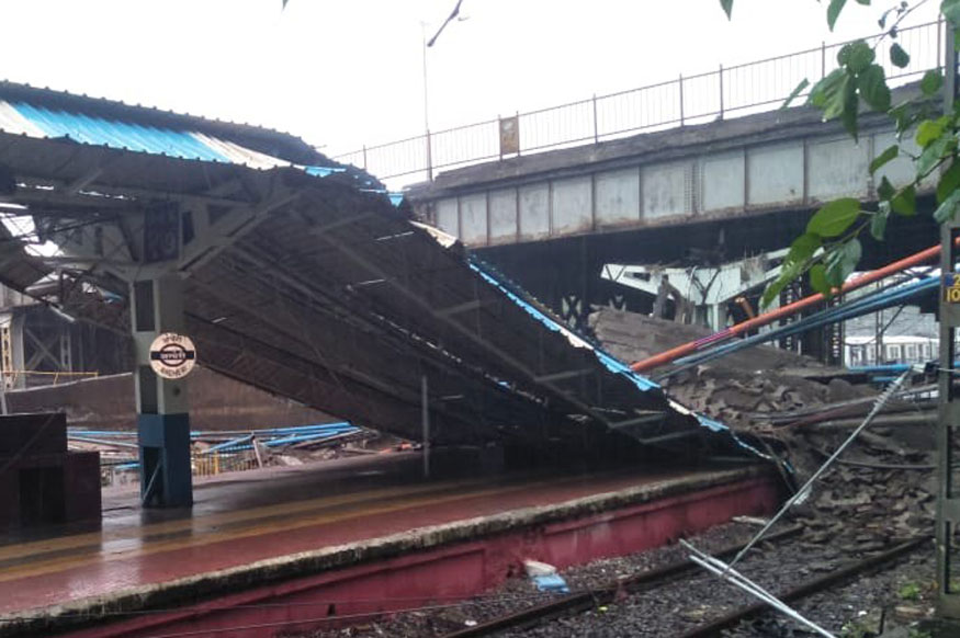 Bridge Collapses At Mumbai's Andheri Station - News18