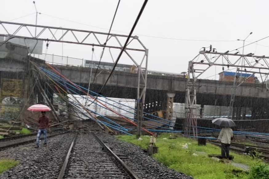 Bridge Collapses At Mumbai's Andheri Station - News18