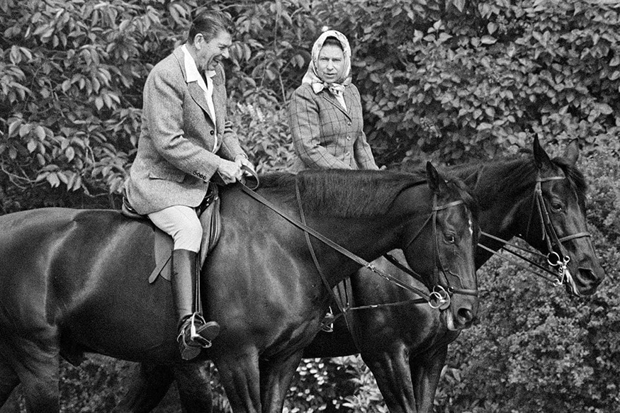 Queen Elizabeth Photographed with Powerful World Leaders - News18