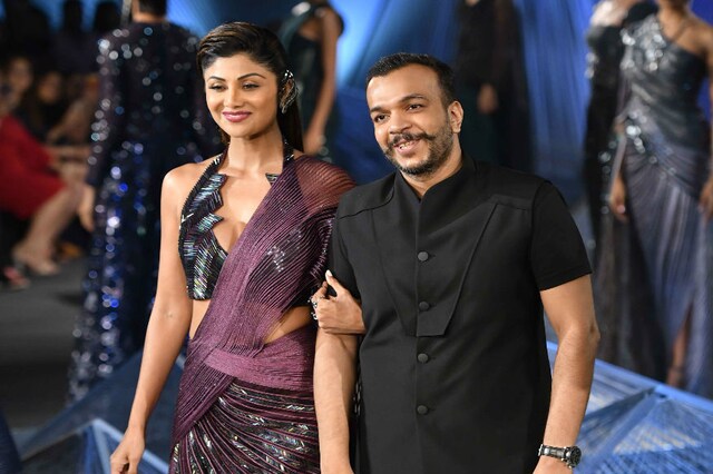 Shilpa Shetty Kundra Turns Muse for Designer Amit Aggarwal's Debut Show ...
