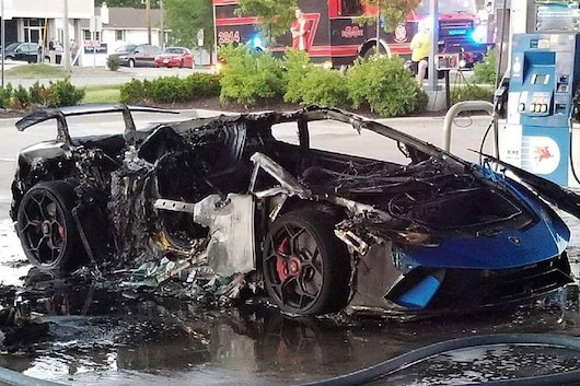 Lamborghini Huracan Performante worth Rs 4 Crore Catches Fire at Petrol ...