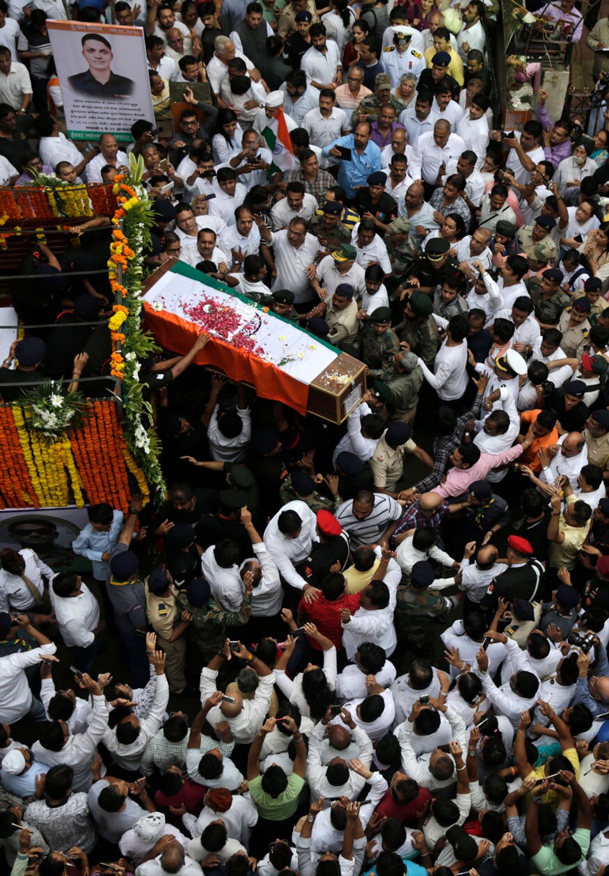 Army Major Kaustubh Rane's Funeral Procession in Mumbai - News18